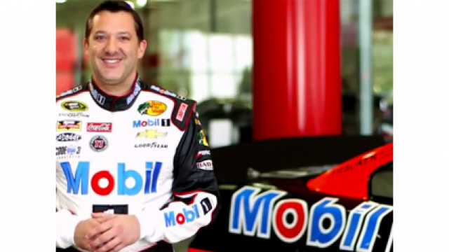 Mobil1 - "Mobil1 Race To The Helmet"
